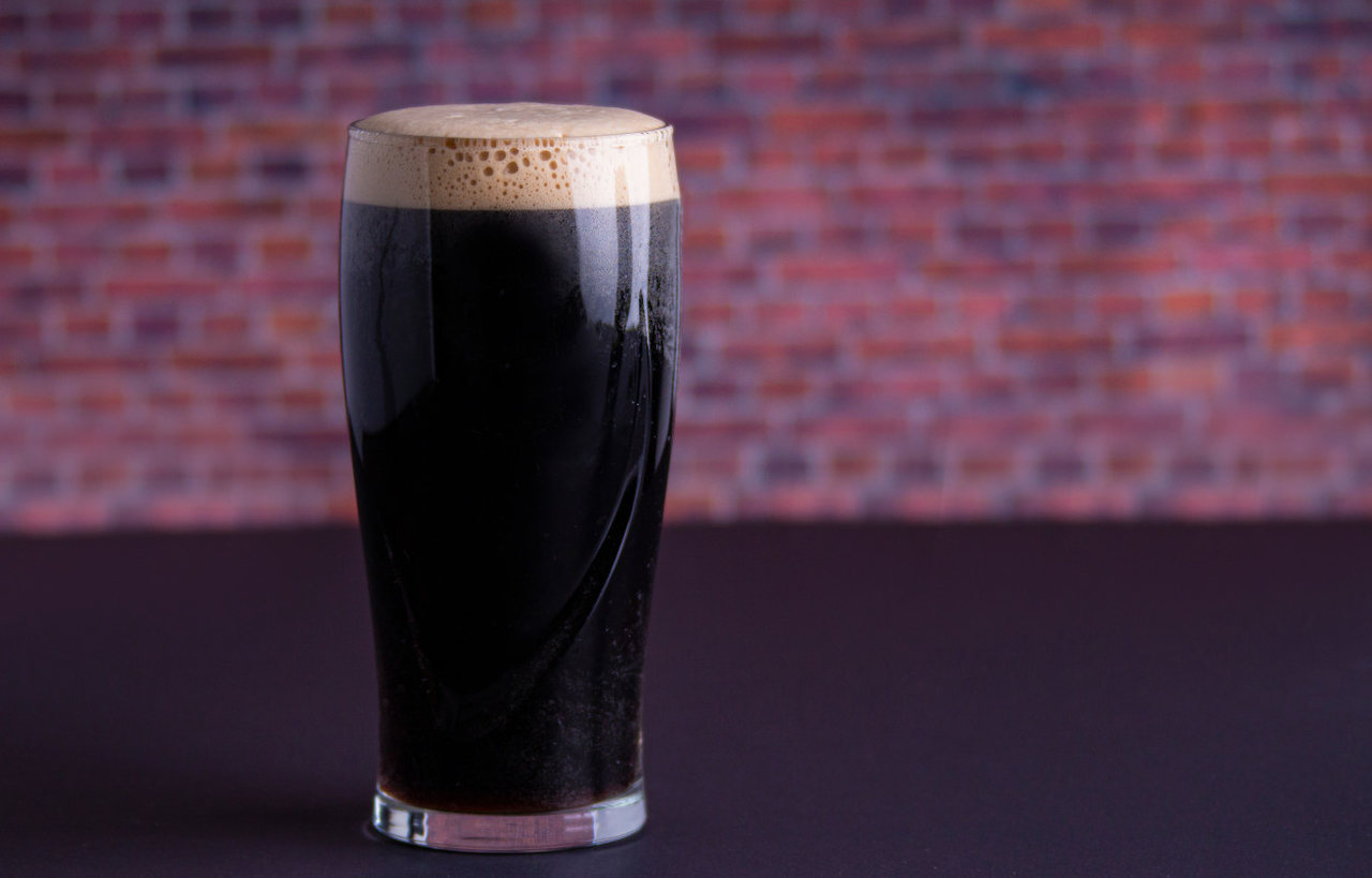 Piwo porter – czym jest i jaki ma smak? • Dobre Drinki